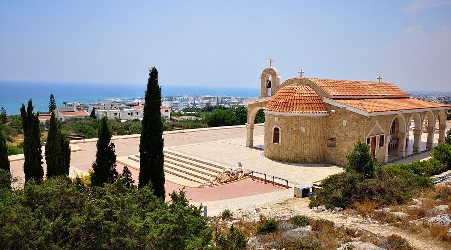 Το Παρεκκλήσι Αγίου Επιφανίου: Ερείπια, θαύματα και μαγευτική θέα ...